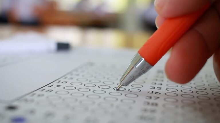 20 Questions to Ask College Admissions Counselors - Expert Advice